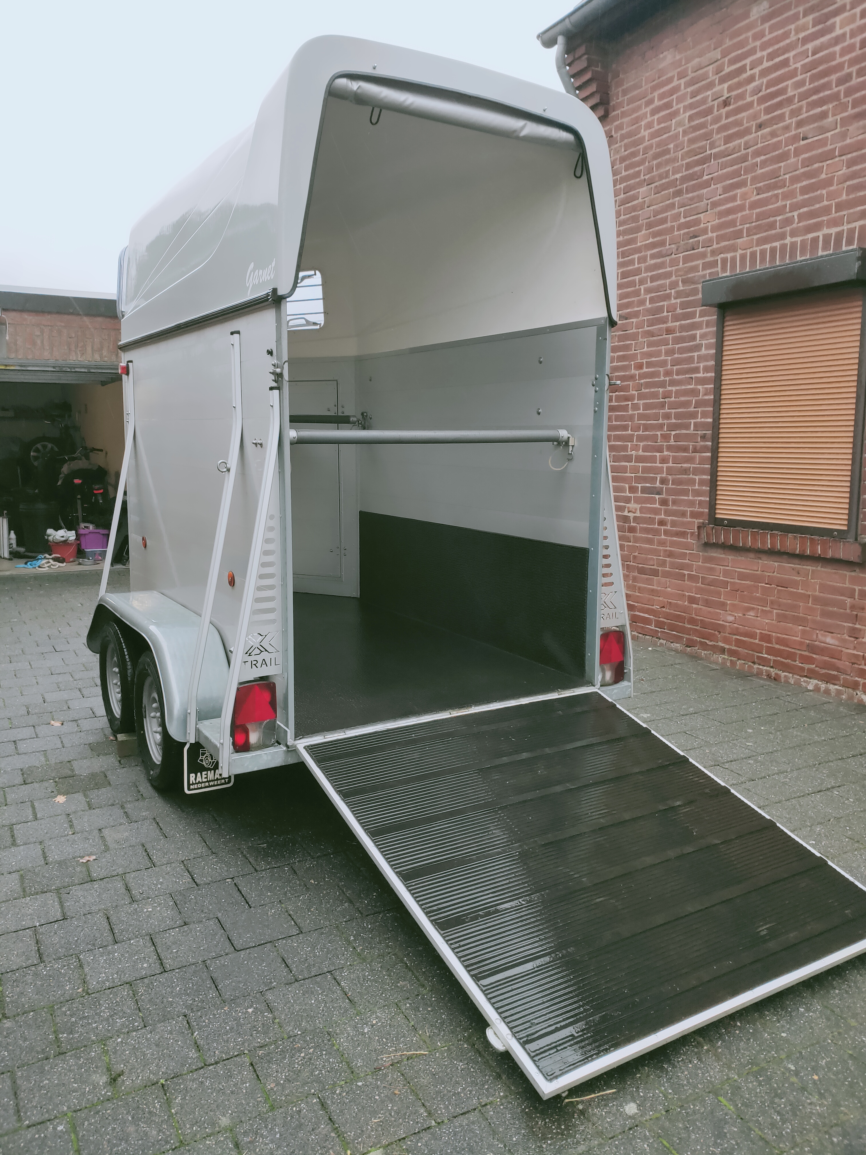 TK 1.5 paard trailer vol aluminium XXTrail Garnet | Bokt.nl