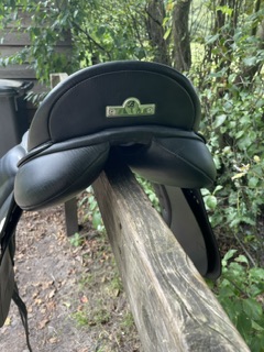 Bates Icelandic zadel 17 inch in zeer goede staat | Bokt.nl