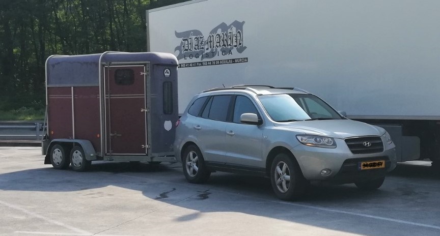 Fautras Provan 2-paards trailer met vooruitstap | Bokt.nl