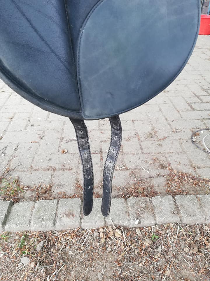 Wintec Isabella Werth dressuurzadel, 17,5 inch | Bokt.nl