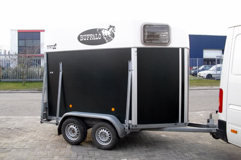 In nieuw staat Henra Buffalo 1.5 paards trailer ook TE HUUR | Bokt.nl