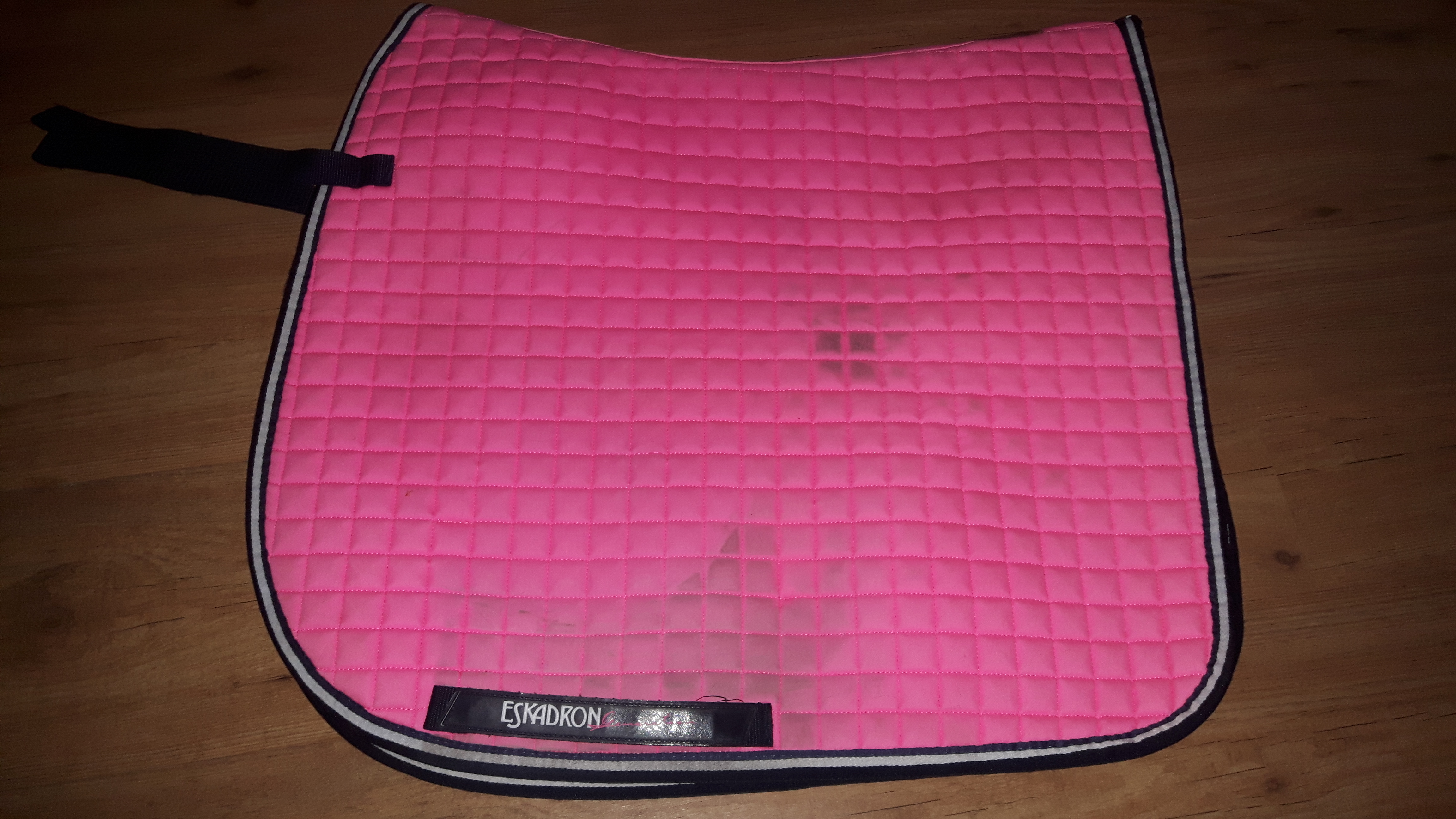 Eskadron neon pink Full dr | Bokt.nl