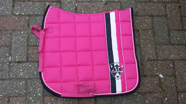 Eskadron Big Square Pink DL | Bokt.nl