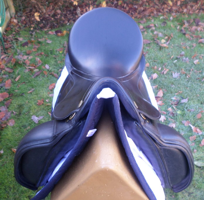 Kentaur Elektra dressuurzadel 18 inch - fit 2 | Bokt.nl