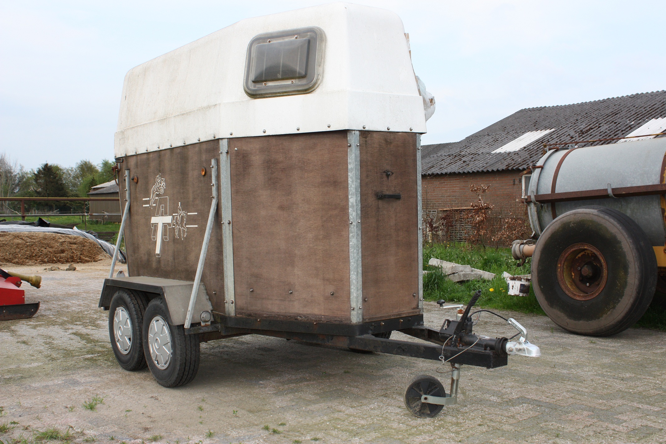 Nette gebruikte 1,5 paards trailer te koop! | Bokt.nl