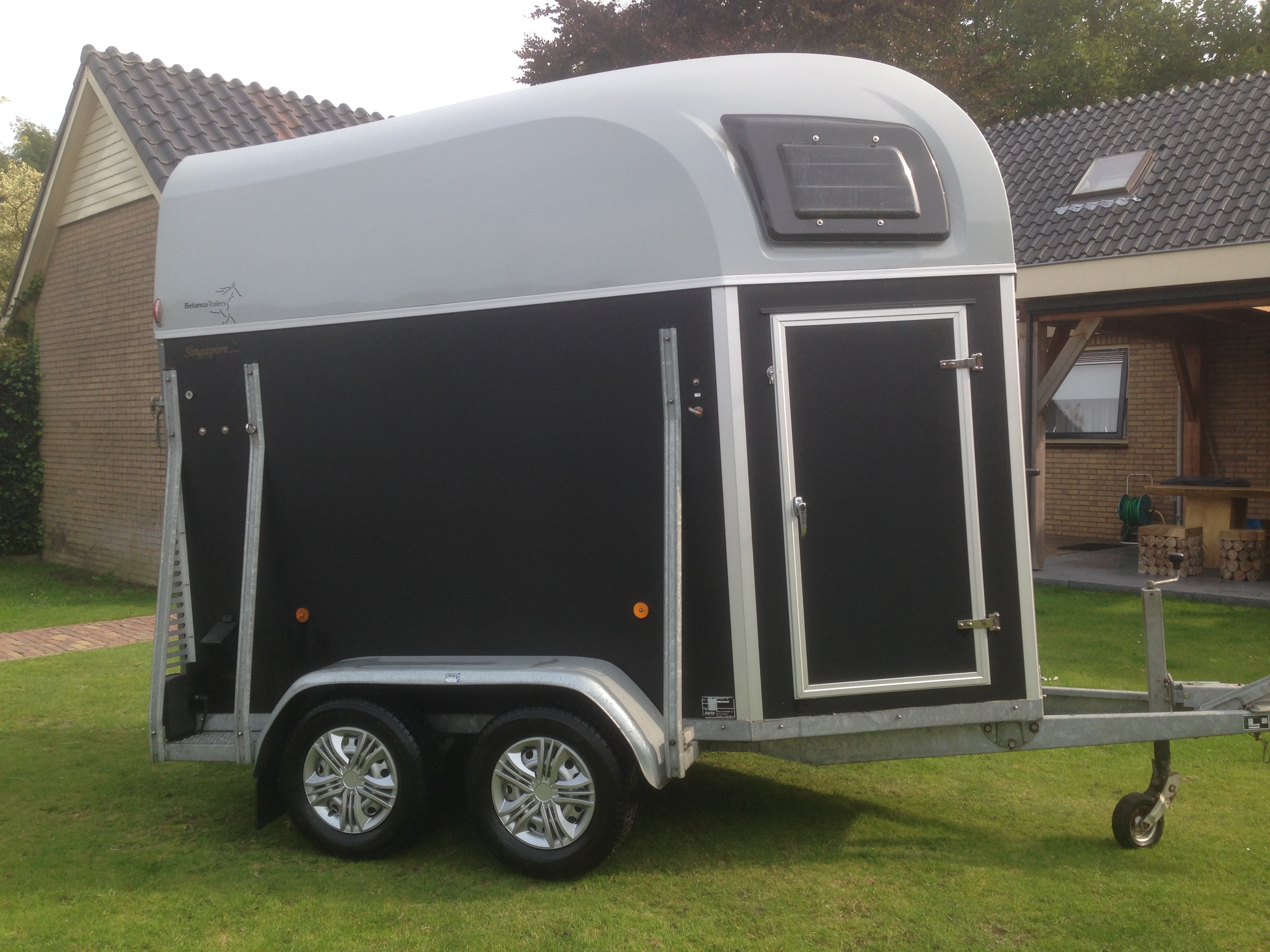 Te koop Saris 1.5 paards trailer VERKOCHT !!! | Bokt.nl