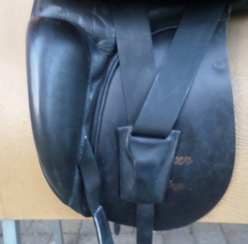 Kentaur Elektra dressuurzadel 18 inch | Bokt.nl