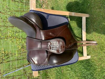 Kentaur Elektra dressuurzadel, Kentaur Primos I springzadel | Bokt.nl