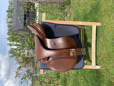 Kentaur Elektra dressuurzadel, Kentaur Primos I springzadel | Bokt.nl