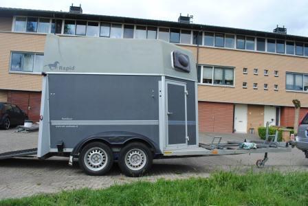 Humbaur rapid 2 paards trailer met koetsenframe | Bokt.nl
